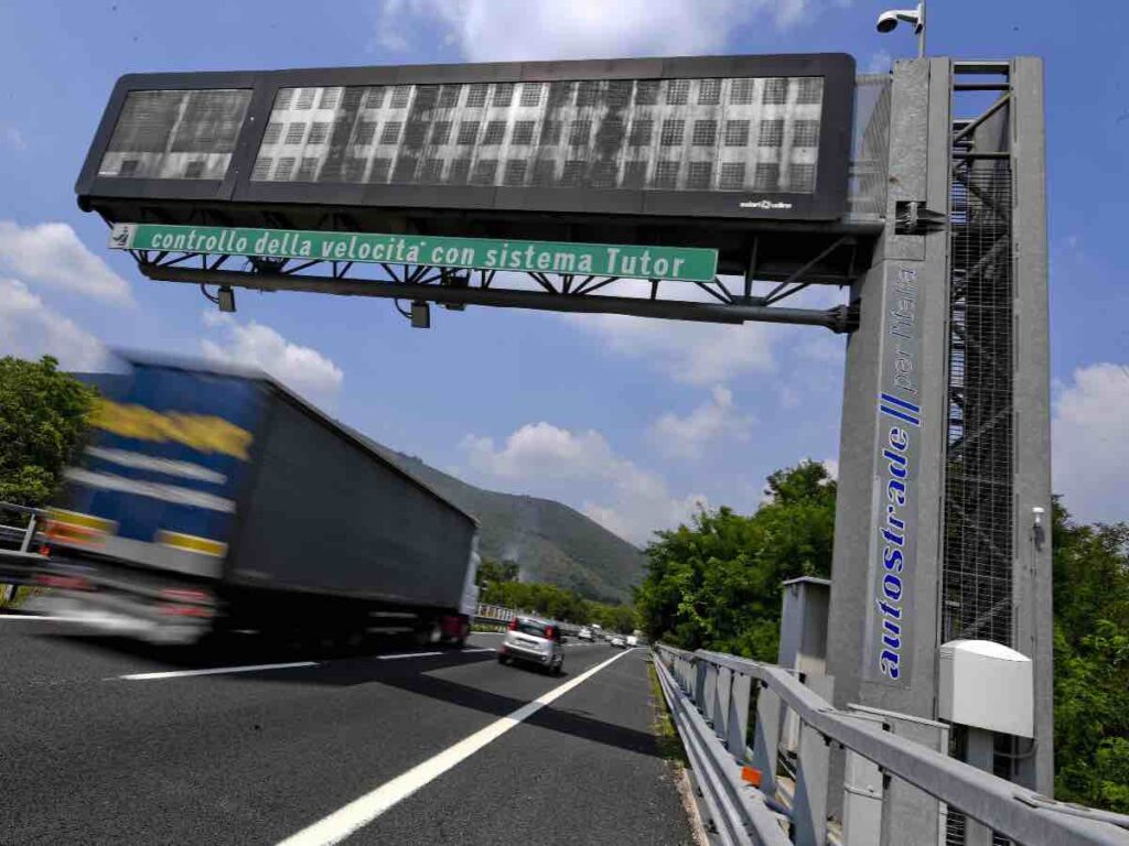 Autovelox, arrivano i nuovi tutor: rischiate multe pesantissime, tutte le novità - Derapate